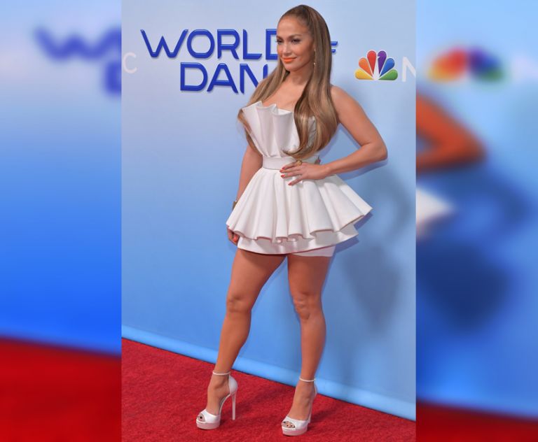 Scandalous and Ridiculous Celebrities Outfits - URAPRESS