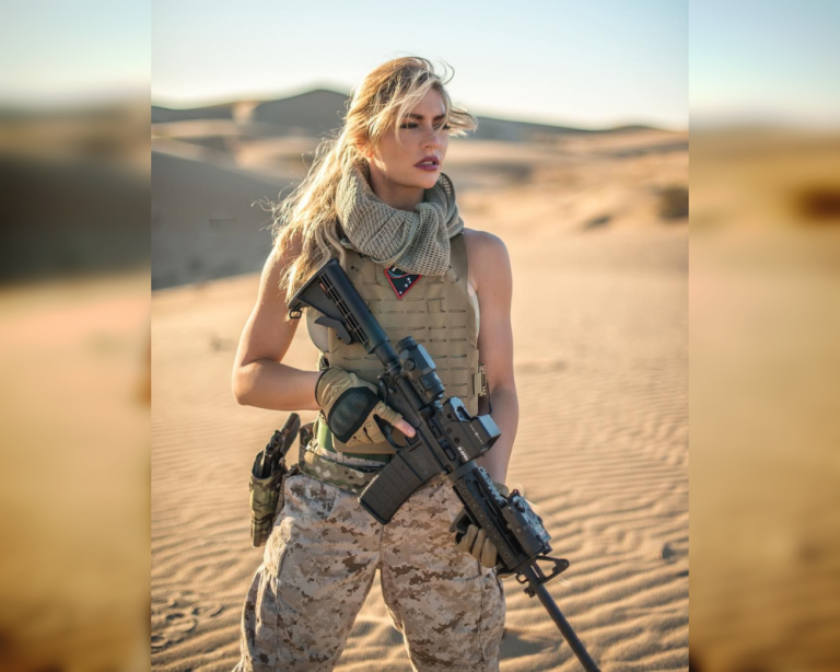 Gorgeous Girls in Uniforms: A Visual Delight in 30 Frames - URAPRESS